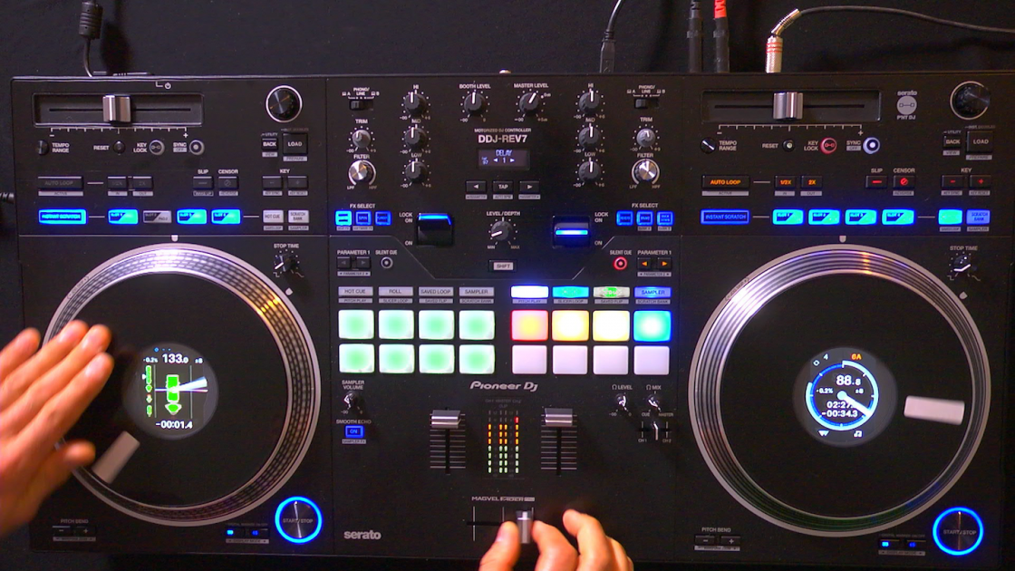 Descubriendo el revolucionario controlador DDJ-REV7 de Pioneer DJ con ...